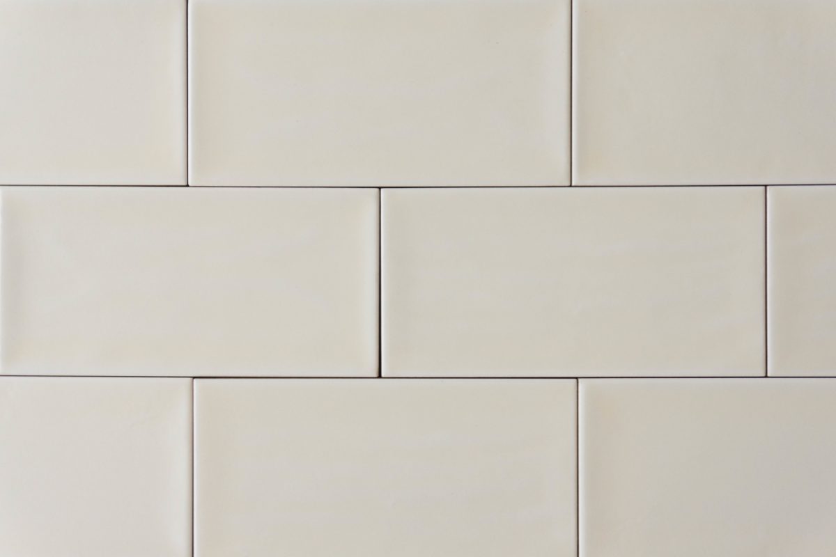 Metro Fliese beige matt gewellt 10x20 - dieFliesen.com